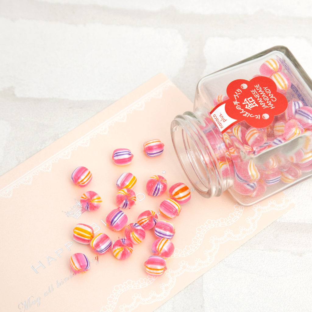 ピンクの透明感がひときわ鮮やか | 菓子形アクセサリー 飴アクセサリー nanaco plus+